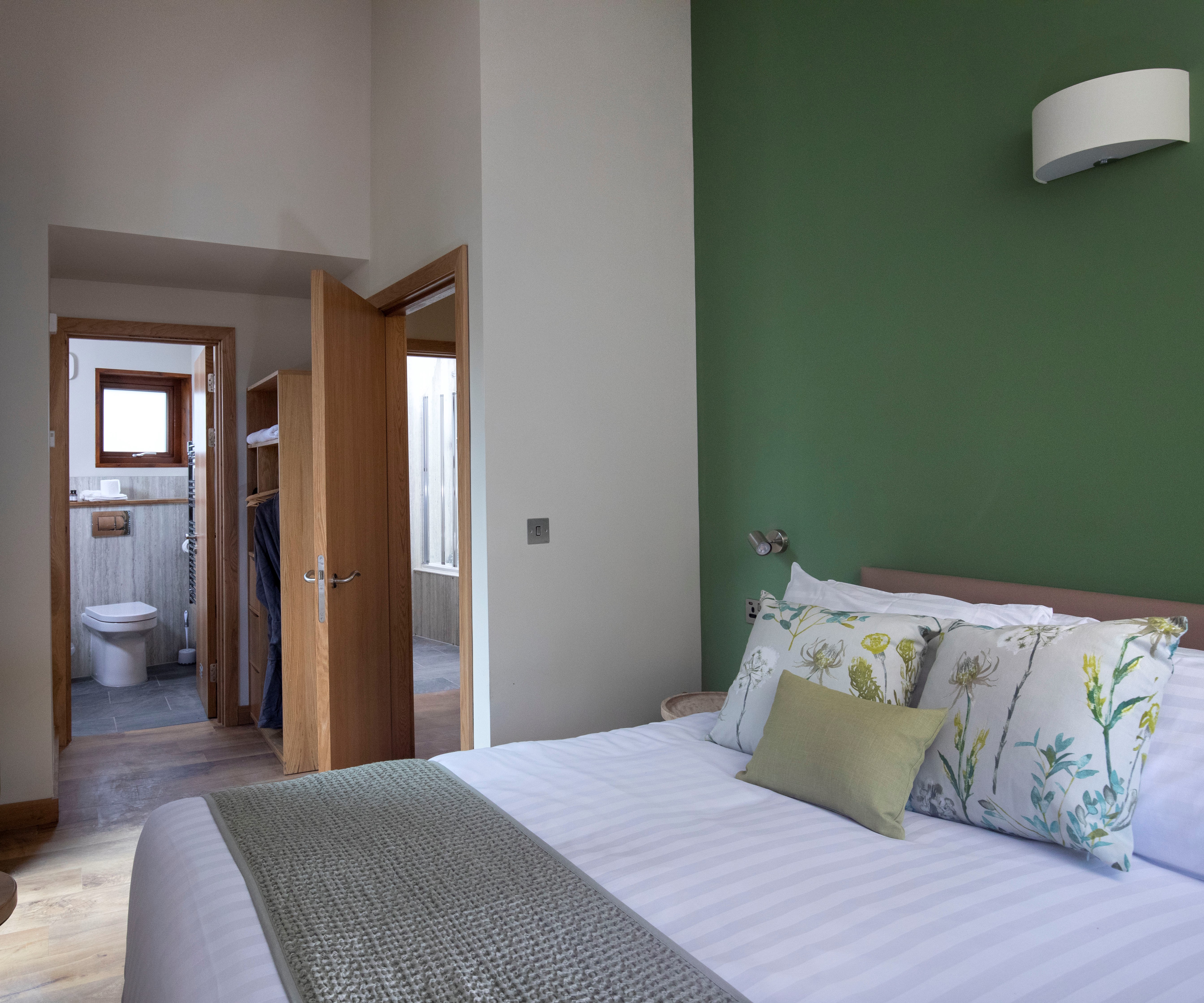 Golden Oak Treehouse